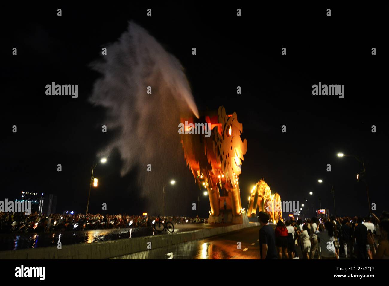 The Dragon Bridge ( Cầu Rồng ) in Da Nang, Vietnam Stock Photo - Alamy
