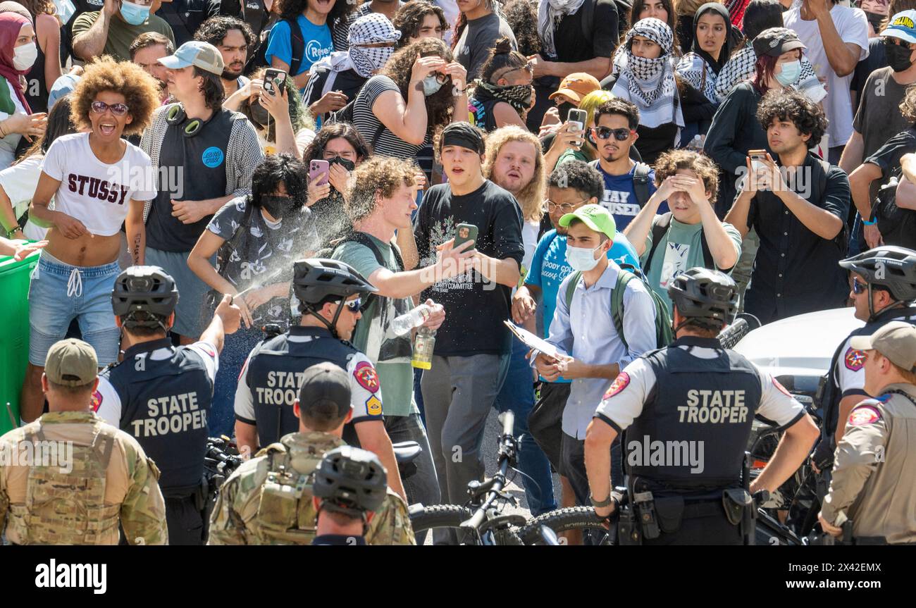 Austin, Texas, USA, April 29, 2024. Texas state trooper aims pepper ...