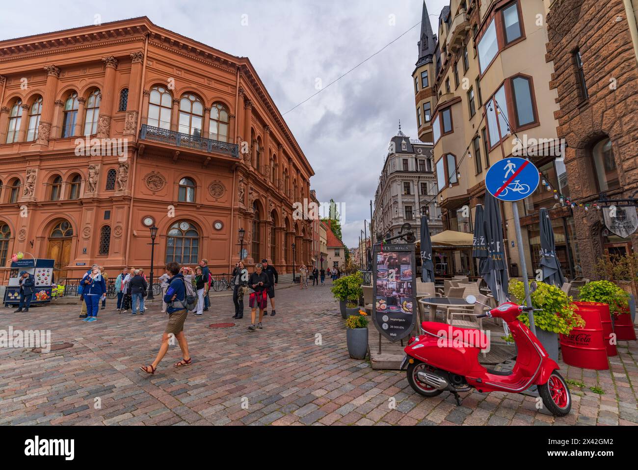 Old riga square hi-res stock photography and images - Alamy