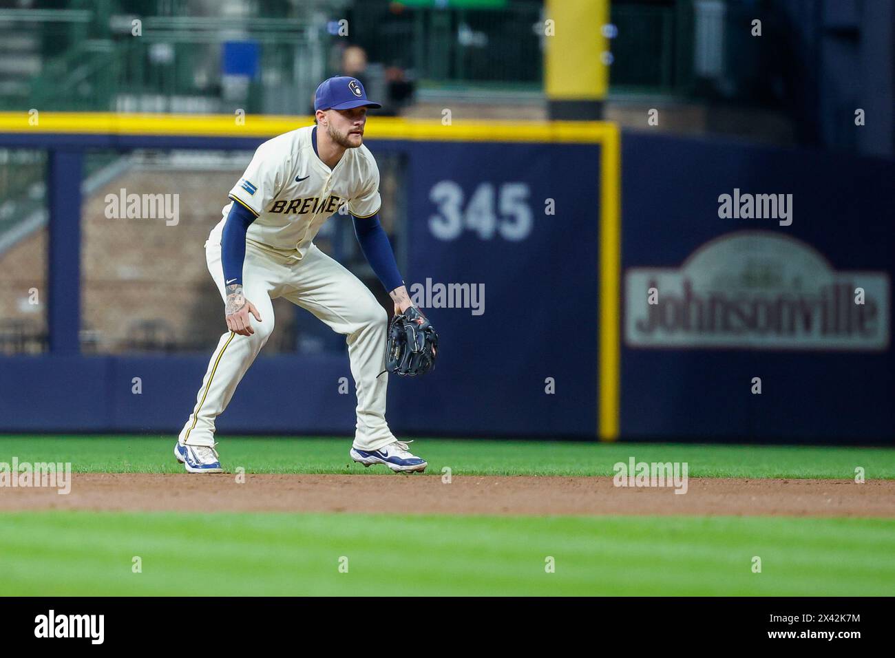 Milwaukee, WI, USA. 29th Apr, 2024. Milwaukee Brewers second base Brice ...