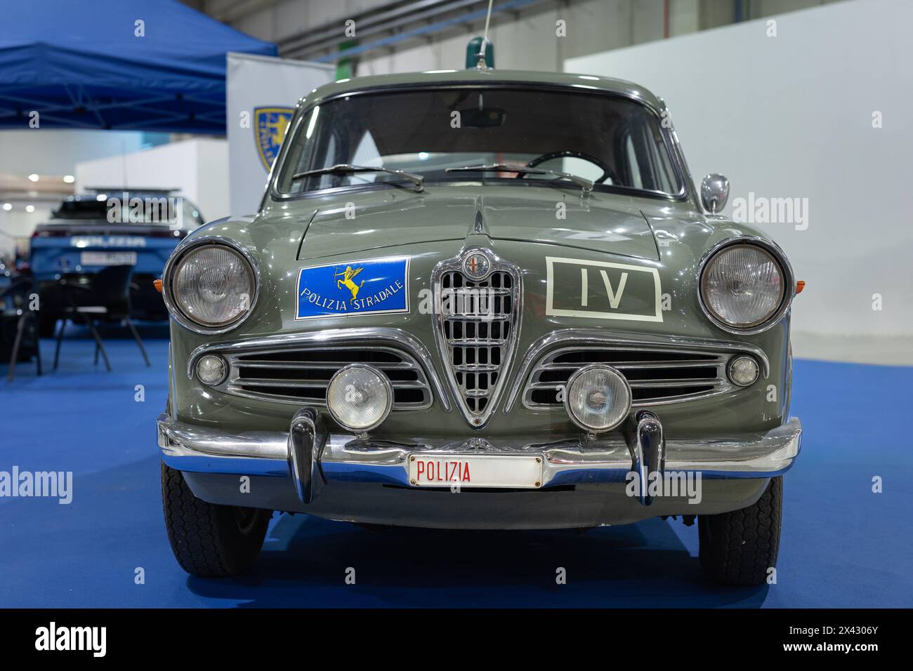 Old Vintage Italian Police Carabinieri Car Stock Photo - Alamy