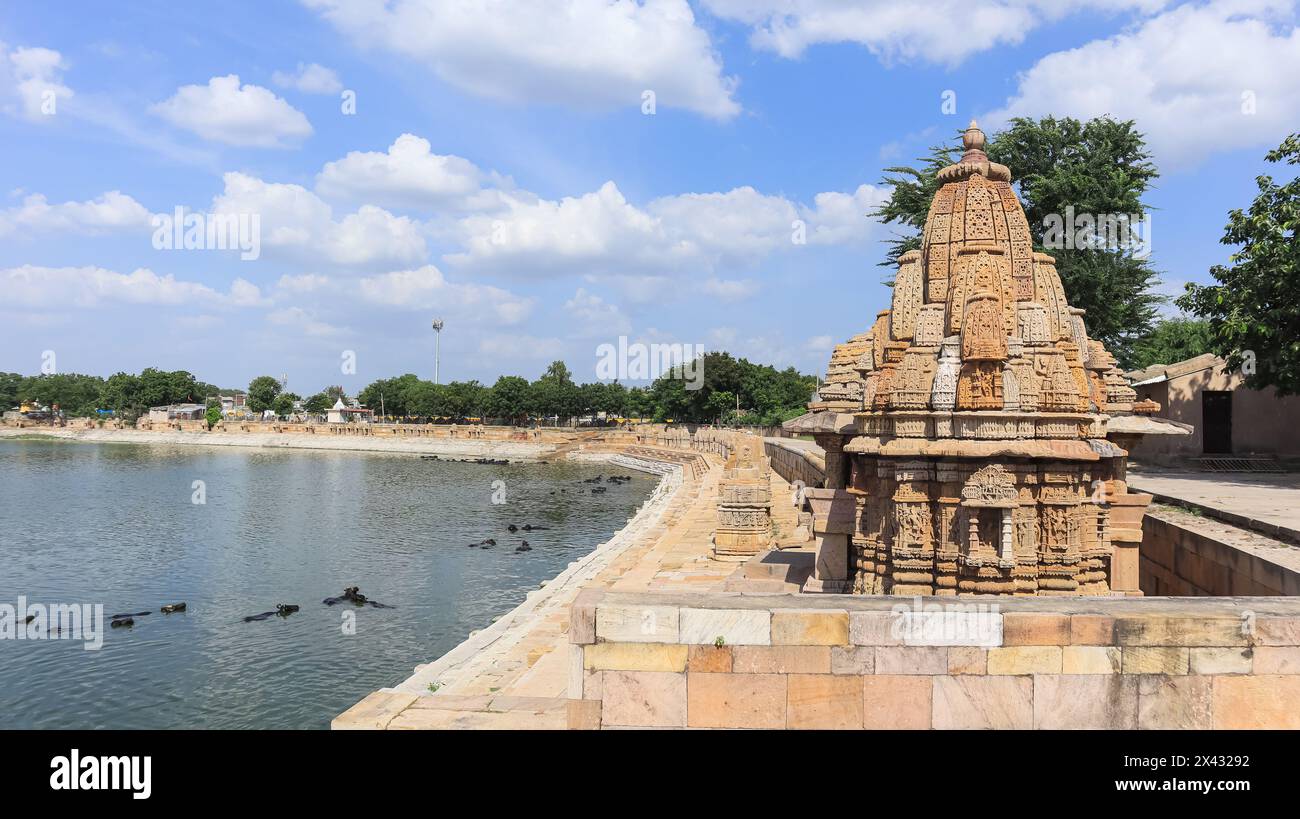 Beautiful Architecture of Ancient Hindu Temples, 365 Templea Around the ...