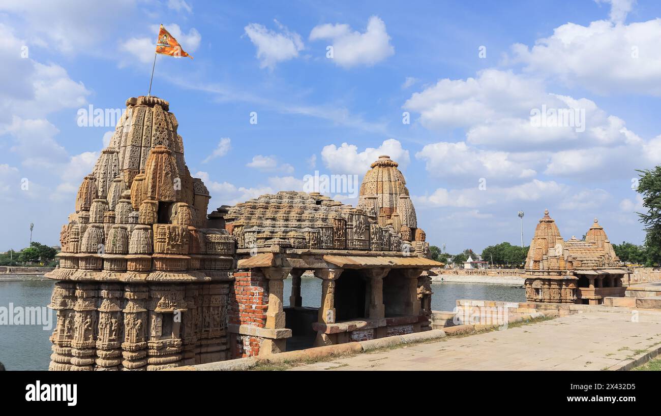 Beautiful Architecture of Ancient Hindu Temples, 365 Templea Around the ...