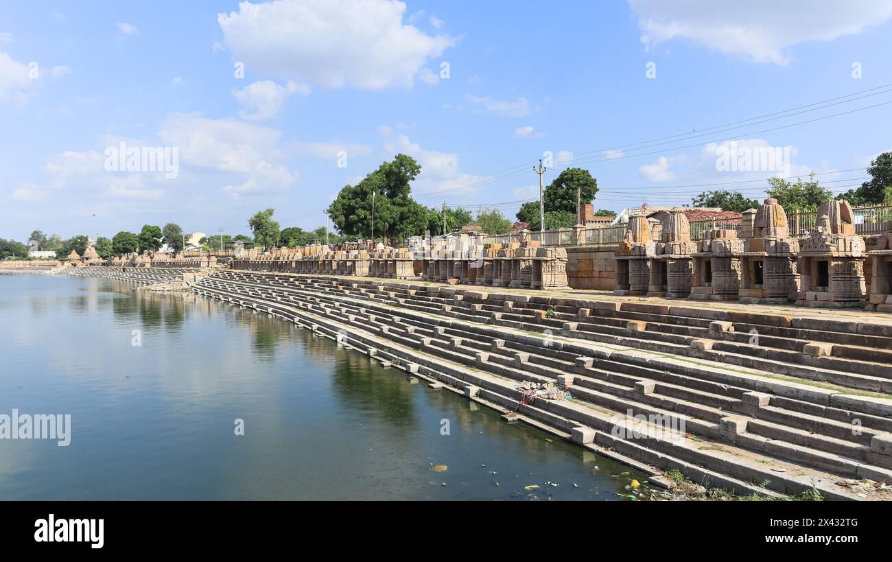 Beautiful Architecture of Ancient Hindu Temples, 365 Templea Around the ...