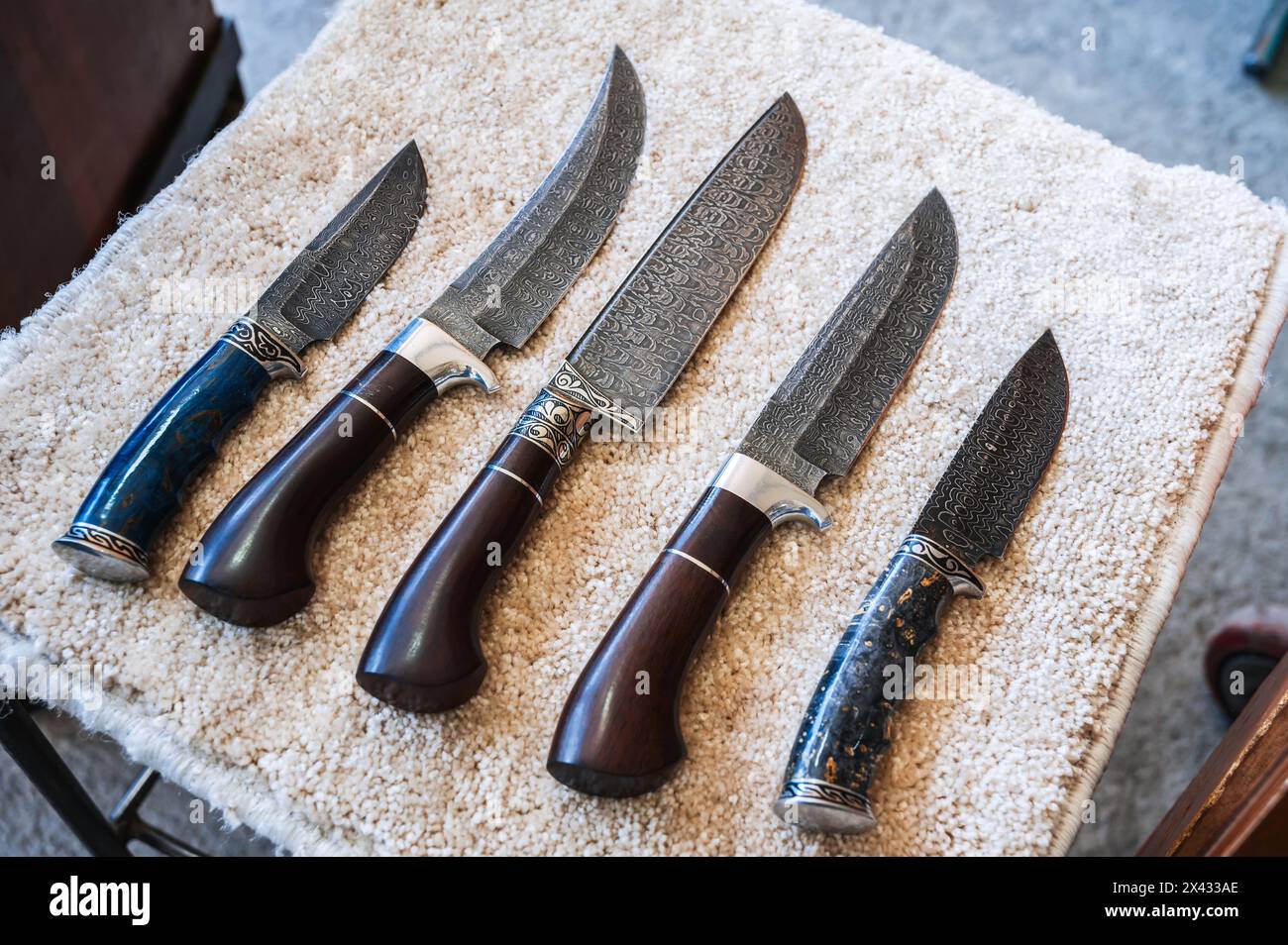 traditional oriental Uzbek chust knives made of Damascus steel with ...