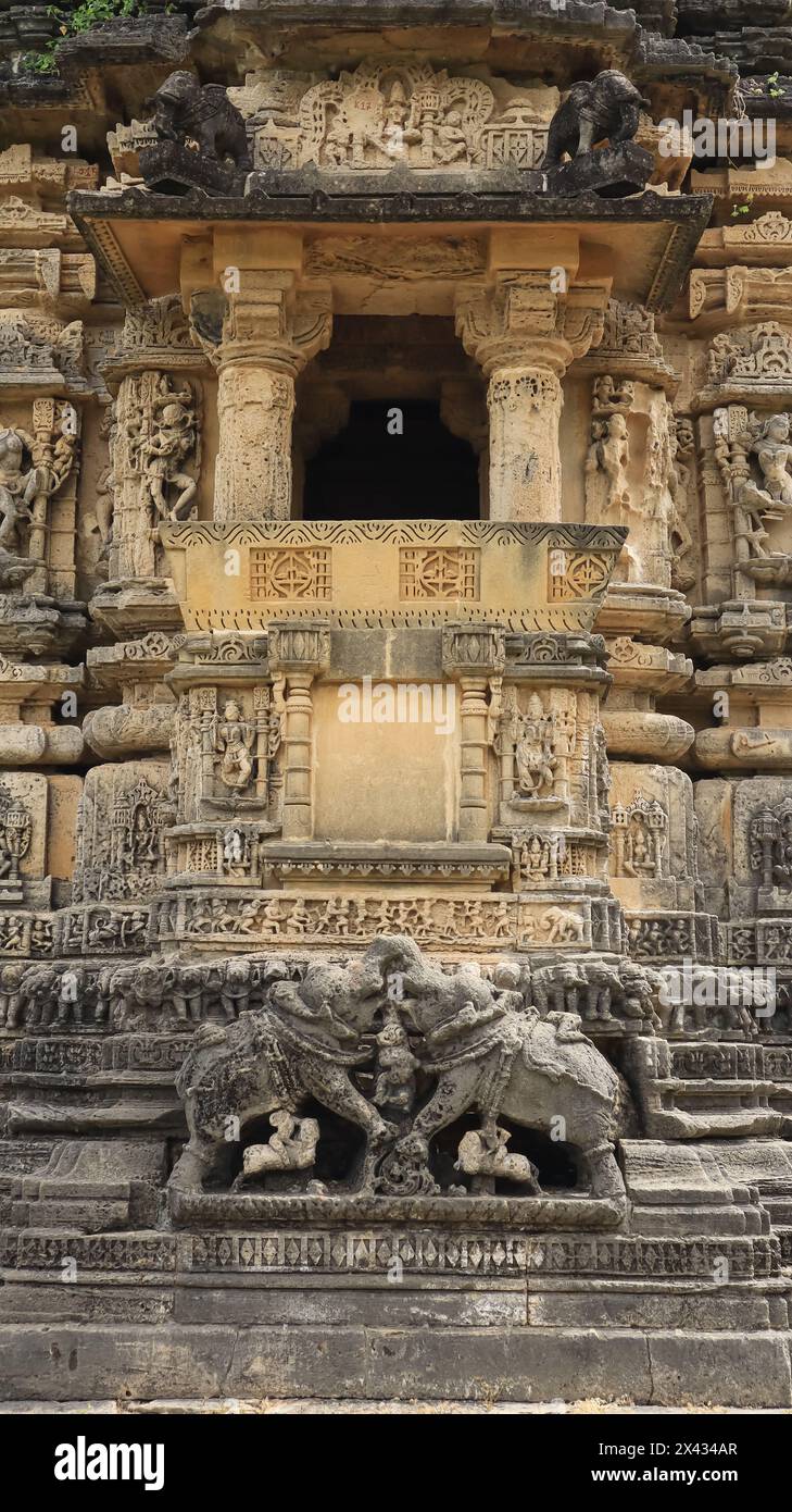 Beautiful Carvings on the Navlakha Temple, Also Known As Sun Temple ...