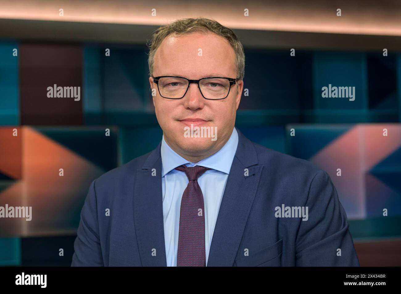 hart aber fair Polittalk, TV, Format, mit Moderator - Louis Klamroth ...