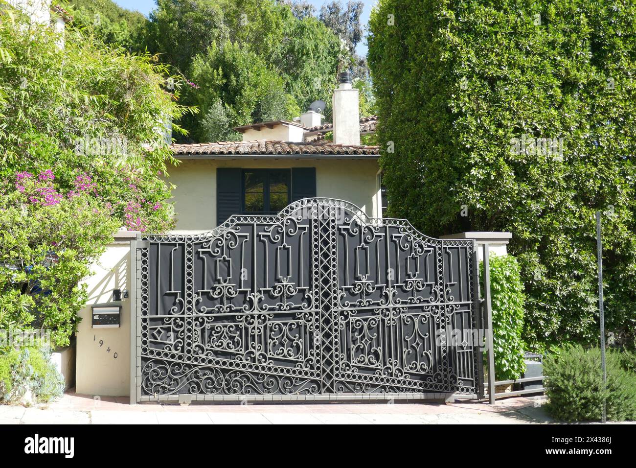 Los Angeles, California, USA 29th April 2024 Actor Alan Hale and Singer ...