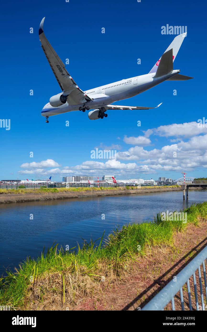 Aircraft above Alexandra Canal at Sydney Airport in Sydney, Australia ...