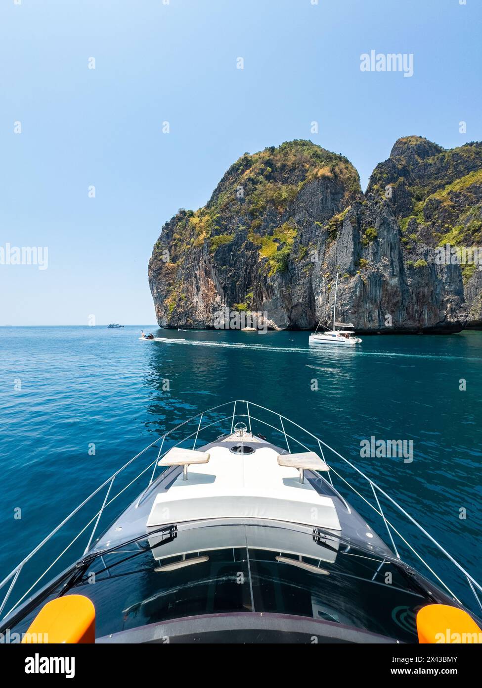Aerial view of Maya bay beach in koh Phi Phi Leh, Krabi, Thailand Stock Photo - Alamy