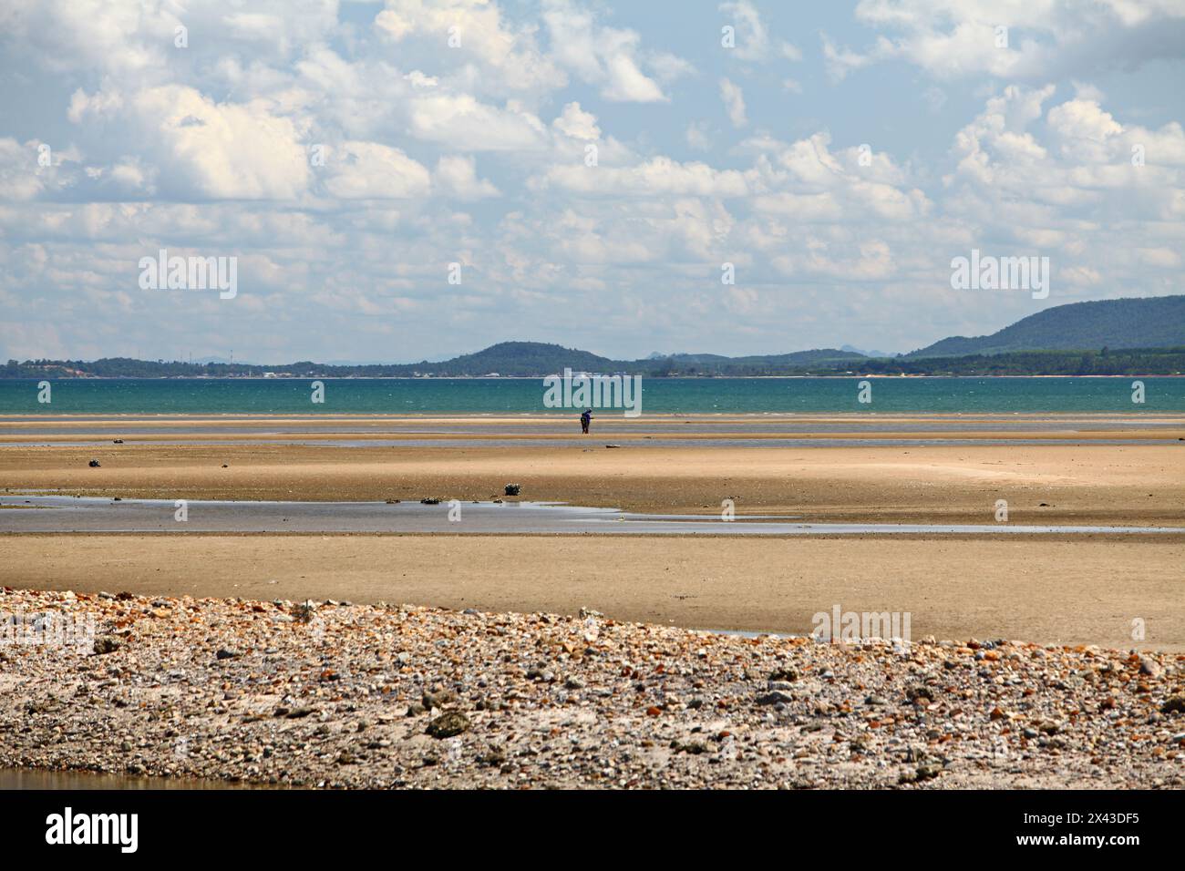 Tropical beach Ao Bo Mao Beach (Bo Mao Beach) in Chum Kho, Pathio ...