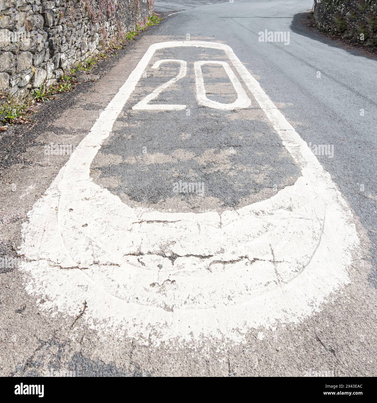 White 20 roundel markings on the road hi-res stock photography and ...