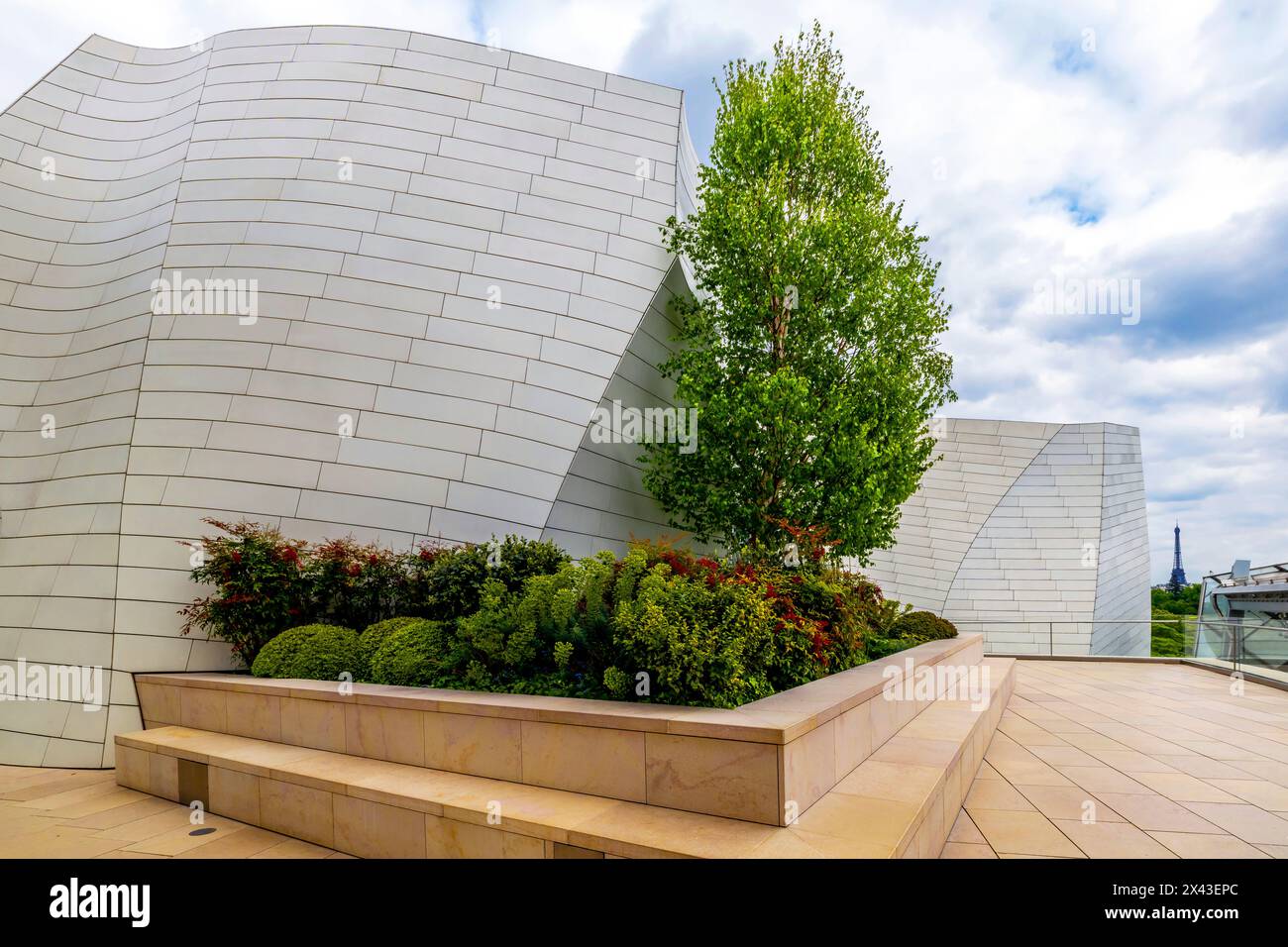 Fondation Louis Vuitton building design by architect Frank Gehry is a ...