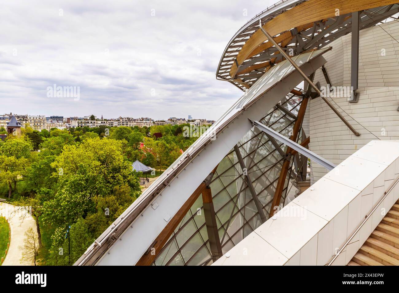 Fondation Louis Vuitton building design by architect Frank Gehry is a ...