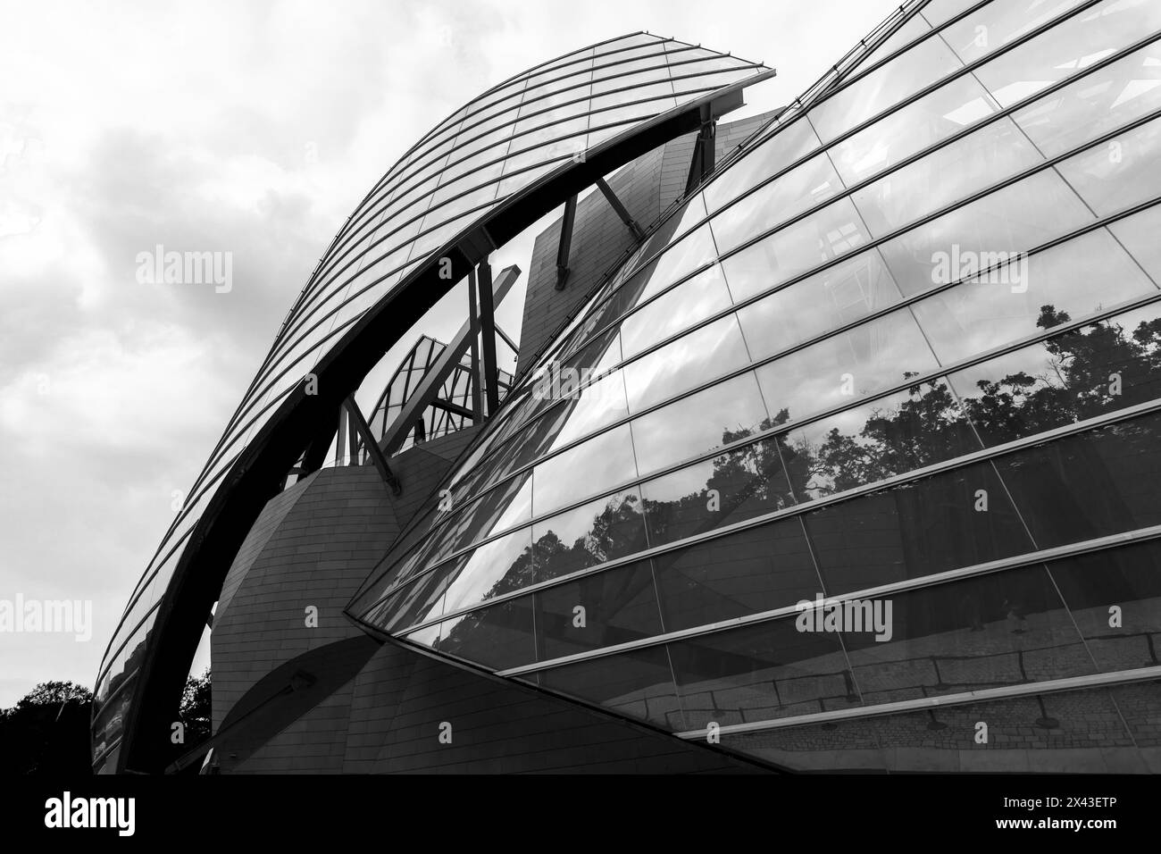 Fondation Louis Vuitton building design by architect Frank Gehry is a ...