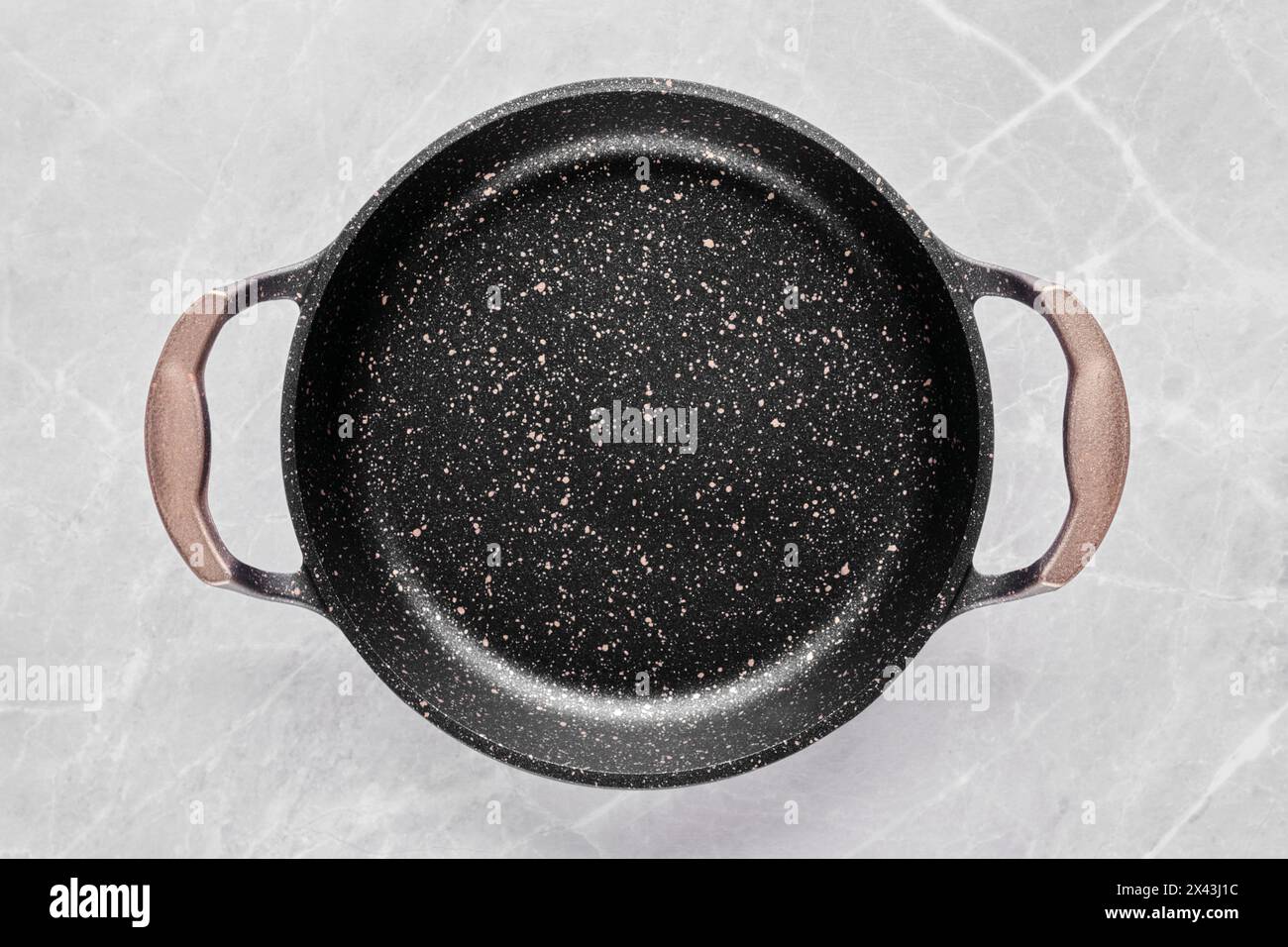 Double omelette pan hi-res stock photography and images - Alamy