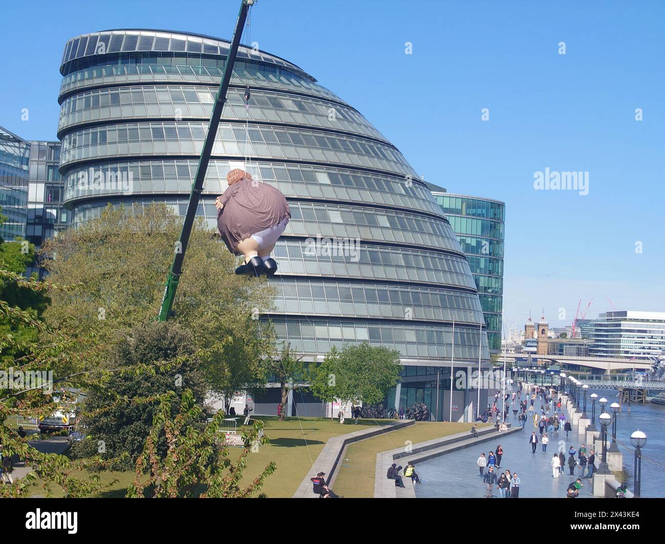 London, UK. 30 April 2024 A huge inflatable model of Aunt Marge from ...
