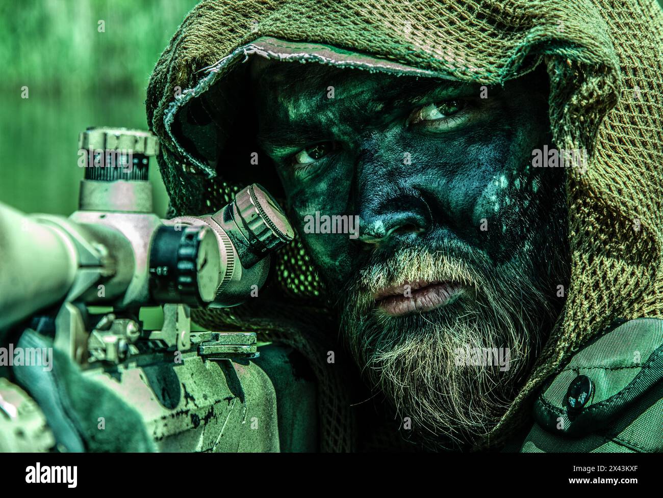 Camouflaged soldier hi-res stock photography and images - Alamy