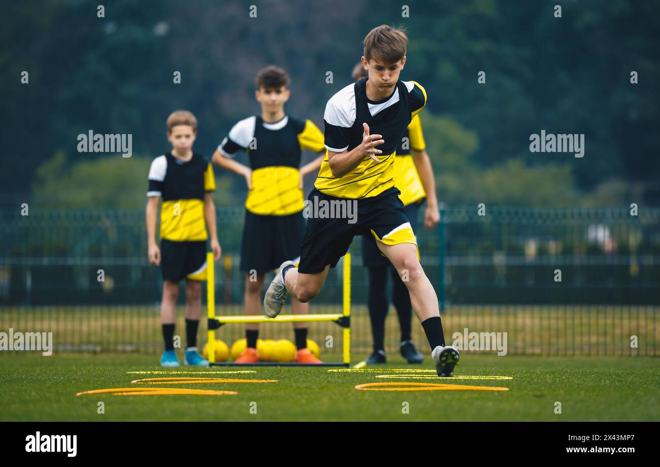 Teenage play school hi-res stock photography and images - Alamy