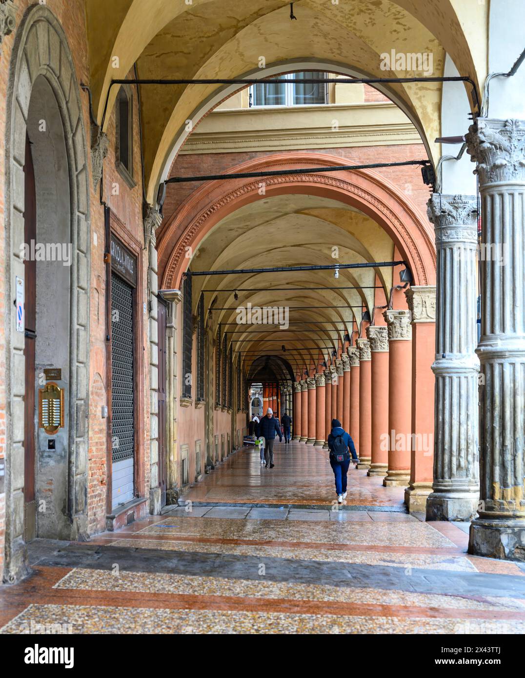 Covered walkways hi-res stock photography and images - Alamy