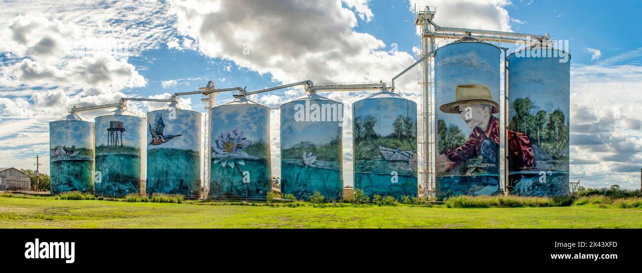 Silo Art by Brightsiders, Yelarbon, Queensland, Australia Stock Photo ...
