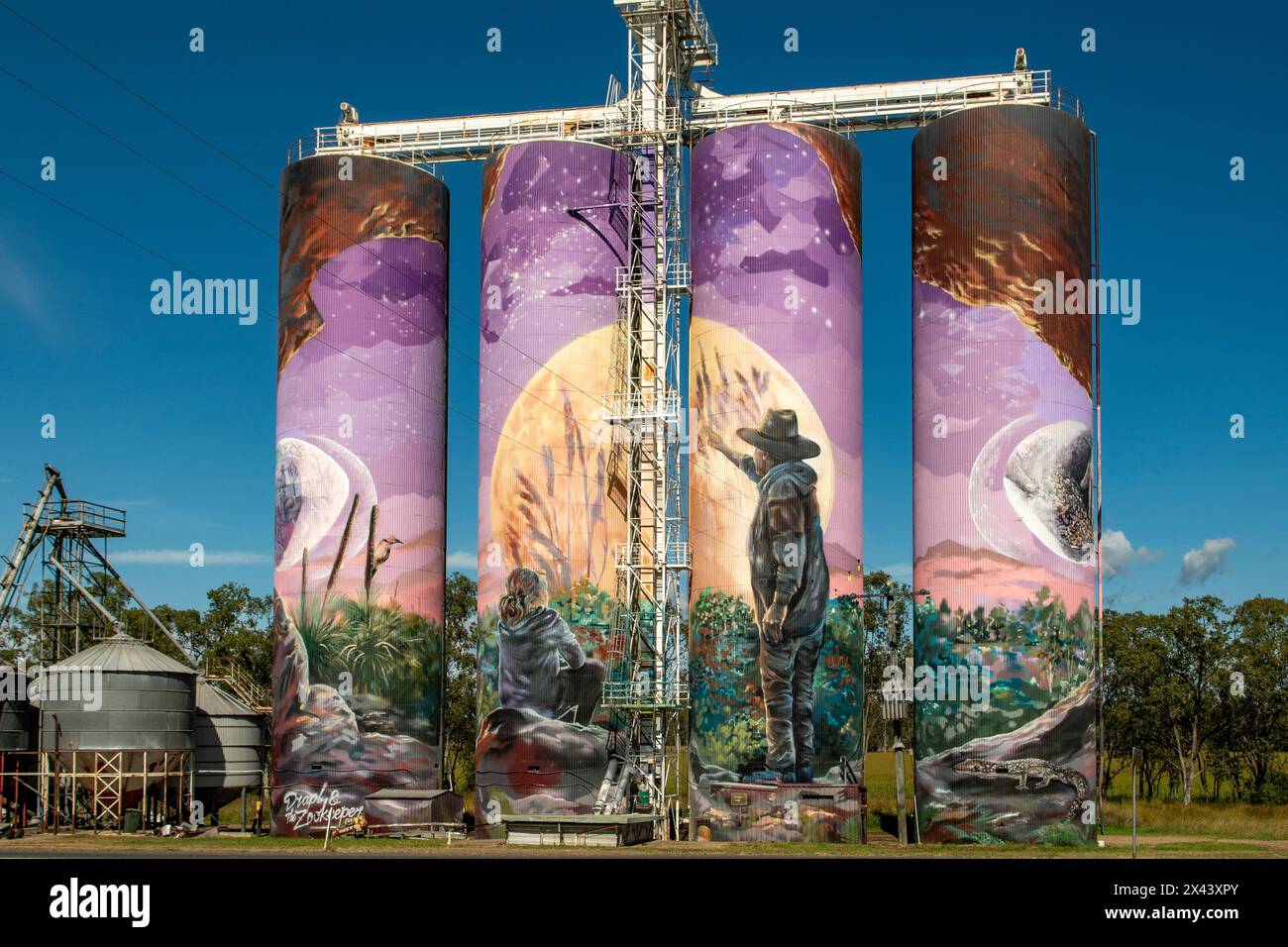 Silo Art by The Zookeeper and DRAPL, Three Moon, Queensland, Australia ...