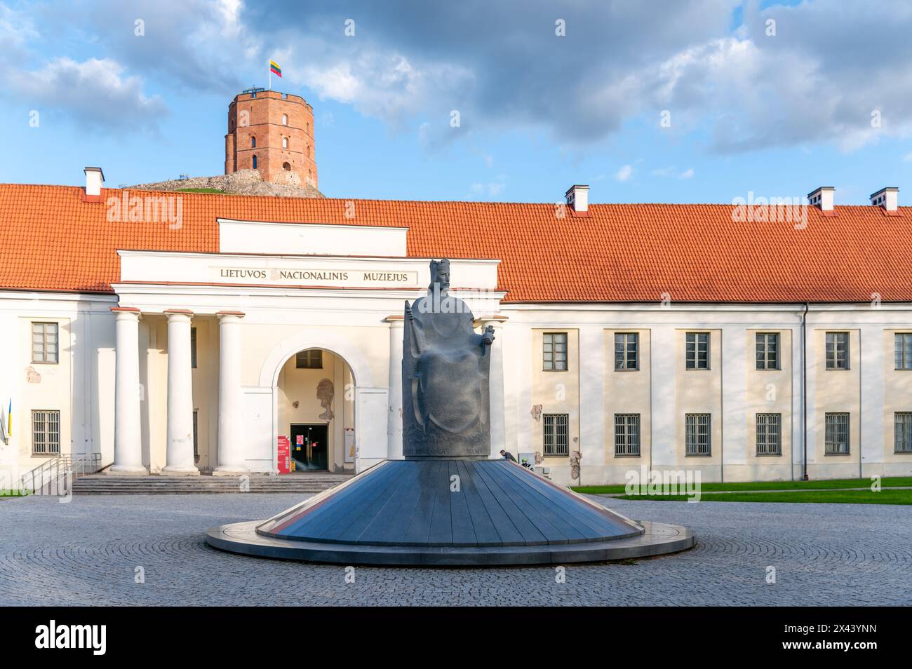 Statue of King Mindaugas, Vilnius, Lithuania Stock Photo - Alamy