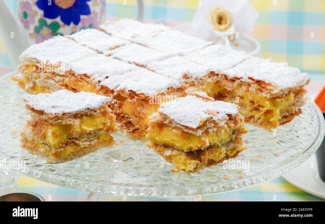 Millefeuille cake hi-res stock photography and images - Alamy