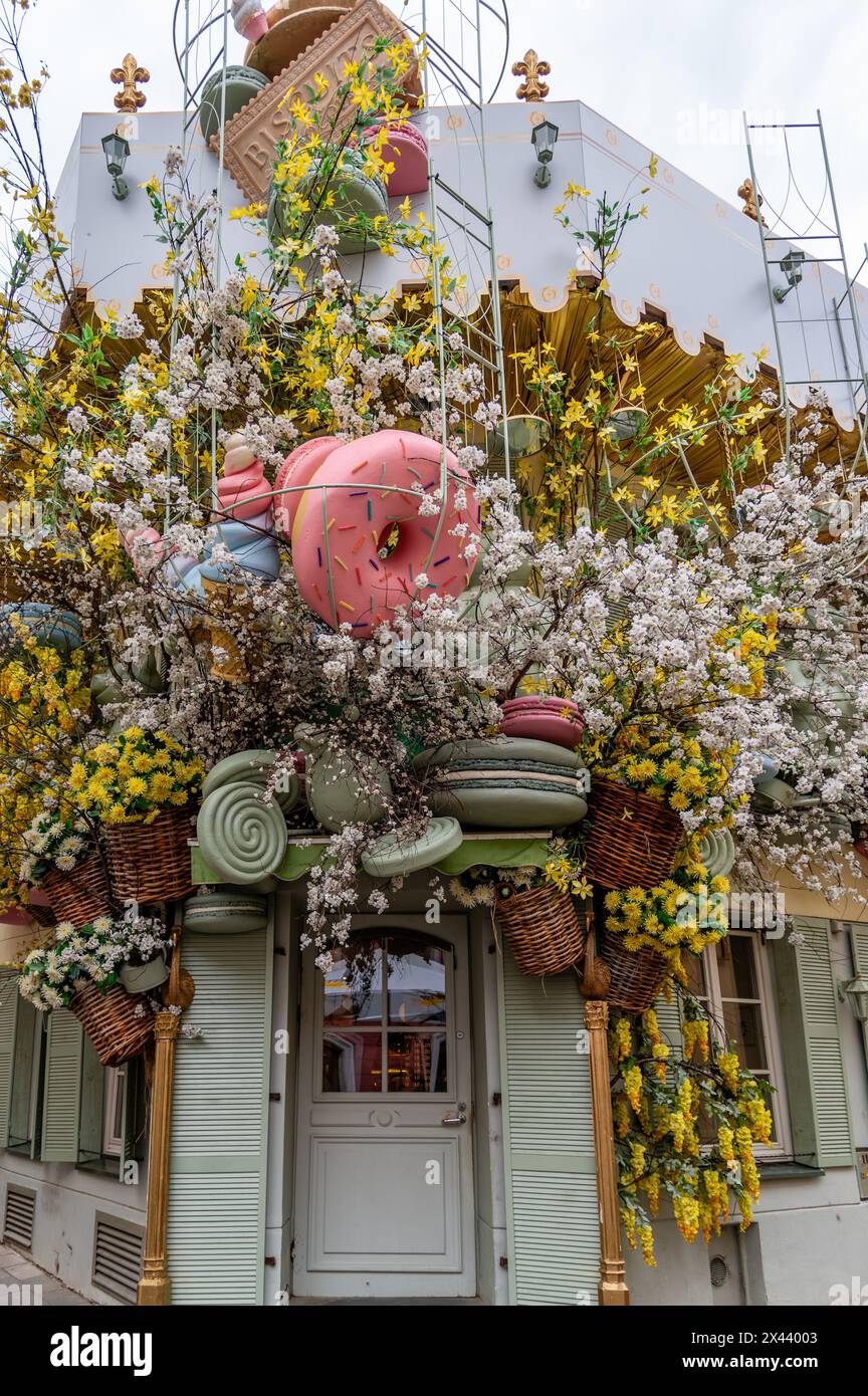 Shop in Vilnius, Lithuania Stock Photo - Alamy