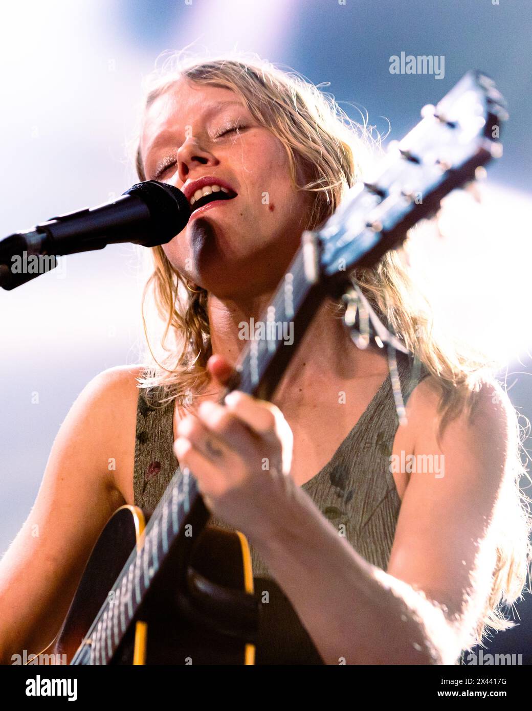 Alice phoebe lou hi-res stock photography and images - Alamy