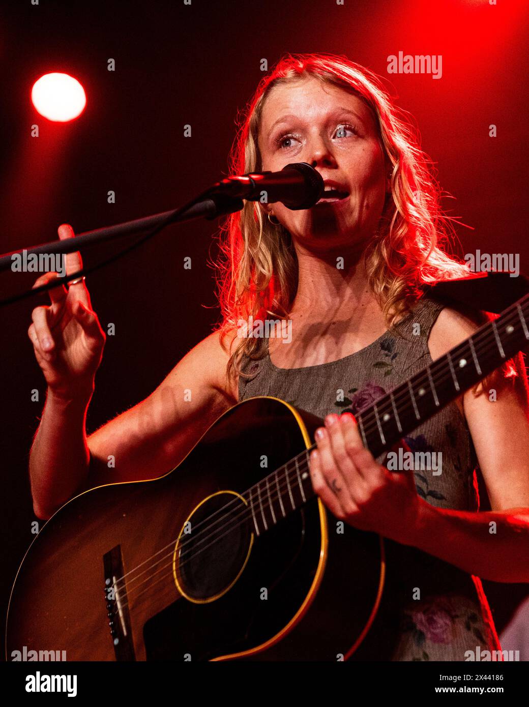 Alice phoebe lou band hi-res stock photography and images - Alamy