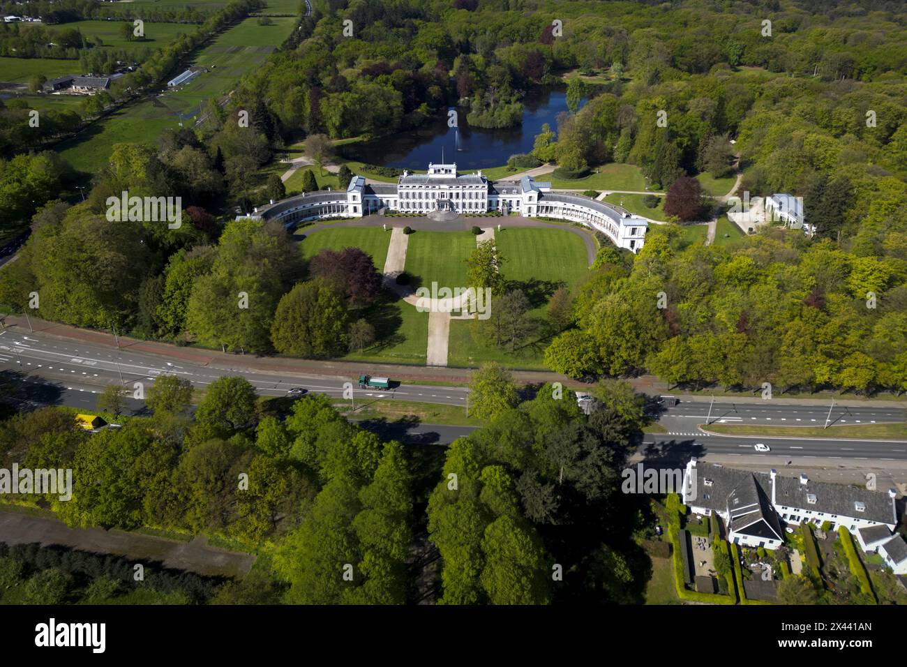 BAARN - Aerial photo of the former Soestdijk Palace in Baarn. The ...