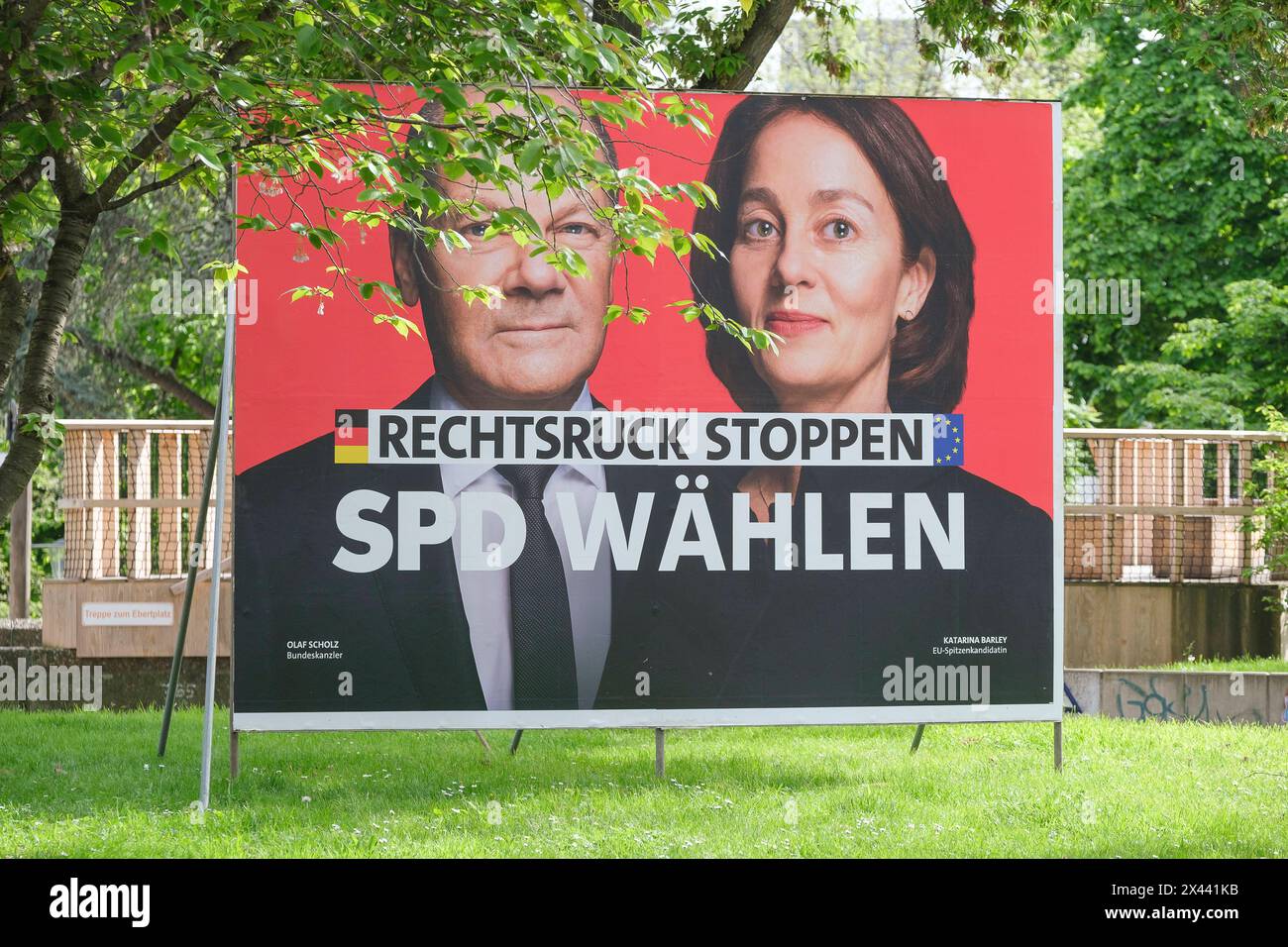 Köln, 30.04.2024: Wahlplakat der SPD für die Europawahl 2024 mit den ...