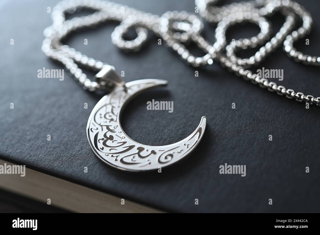 Kette mit Halbmond, Islam *** Necklace with crescent moon, Islam Stock ...