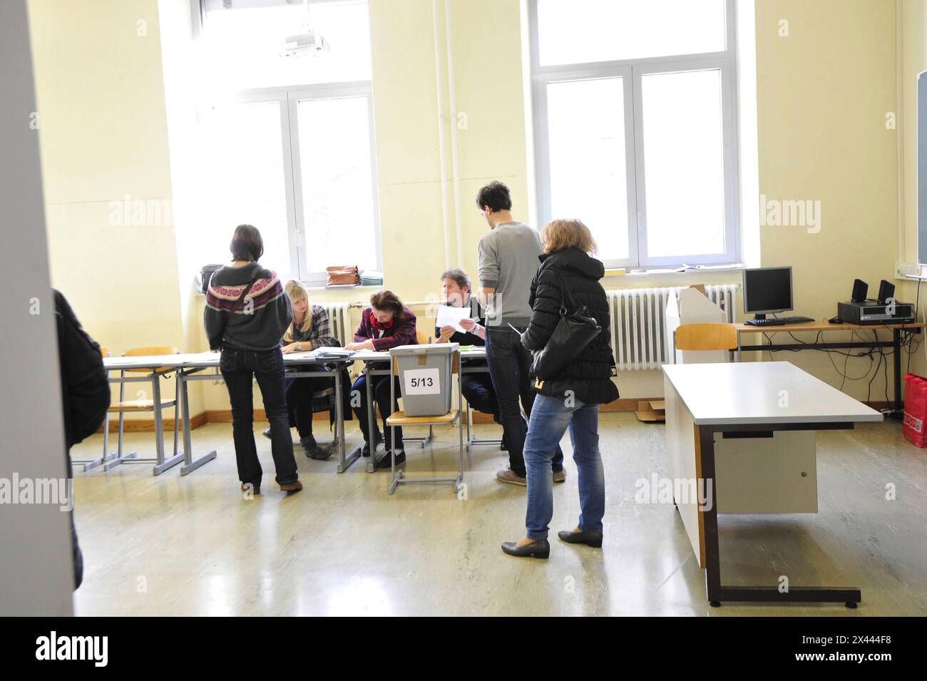 personal voting in an election ,cast a vote personal voting in an ...