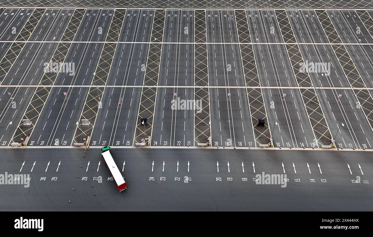 Border target operating model hi-res stock photography and images - Alamy