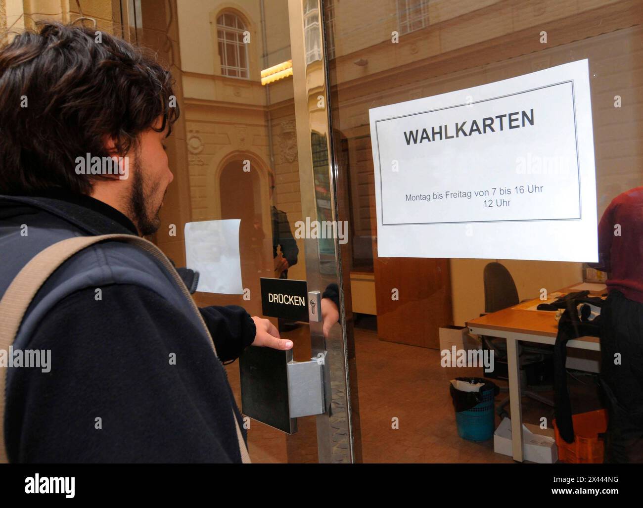 personal voting in an election ,cast a vote personal voting in an ...