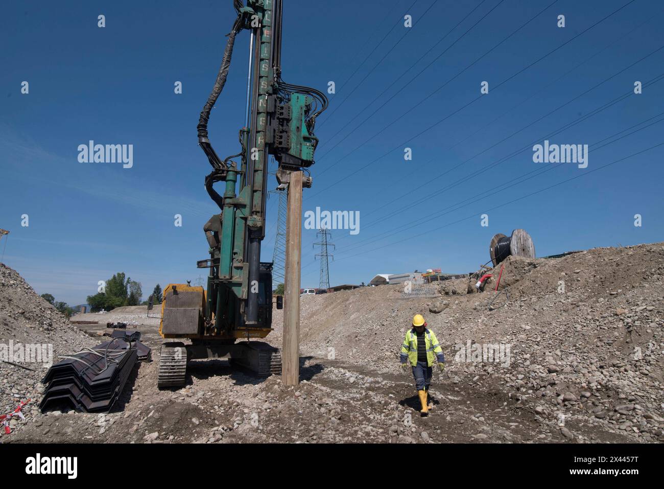 excavator and digging in hydraulic engineering and the construction ...