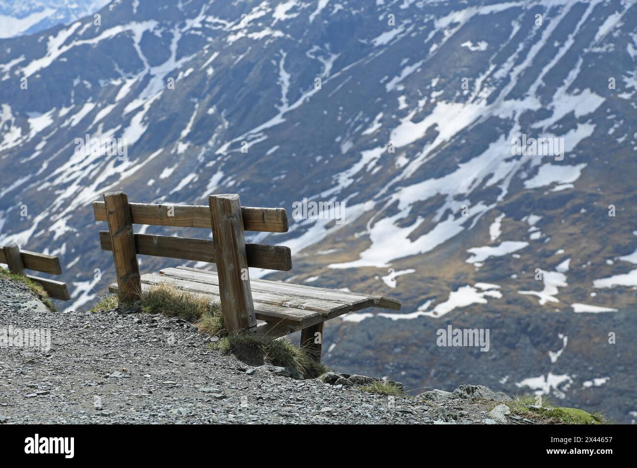 Bench on slope hi-res stock photography and images - Alamy