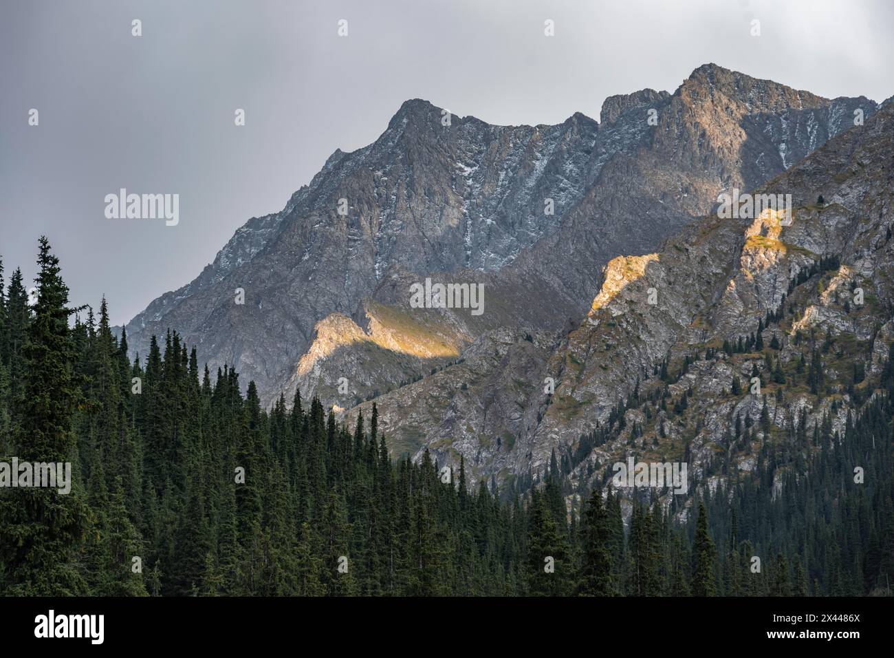 Dramatic mountains and rocks, mountain valley, Chong Kyzyl Suu Valley ...