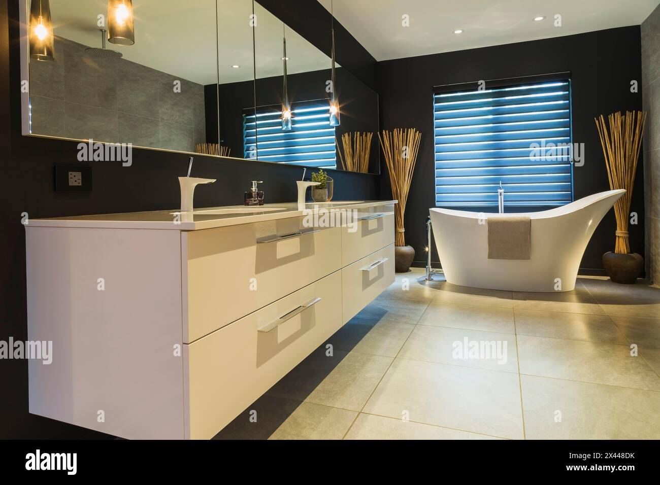 Sunken bath hi-res stock photography and images - Alamy
