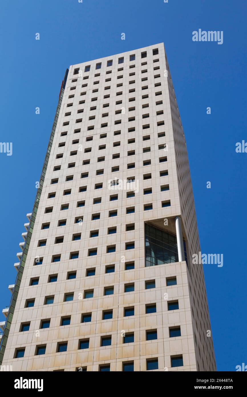 Modern architectural office tower, Tel Aviv, Israel Stock Photo - Alamy