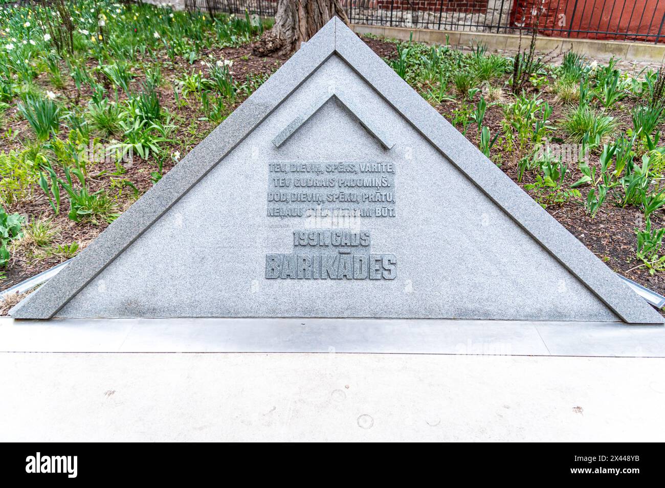 City barricades hi-res stock photography and images - Alamy