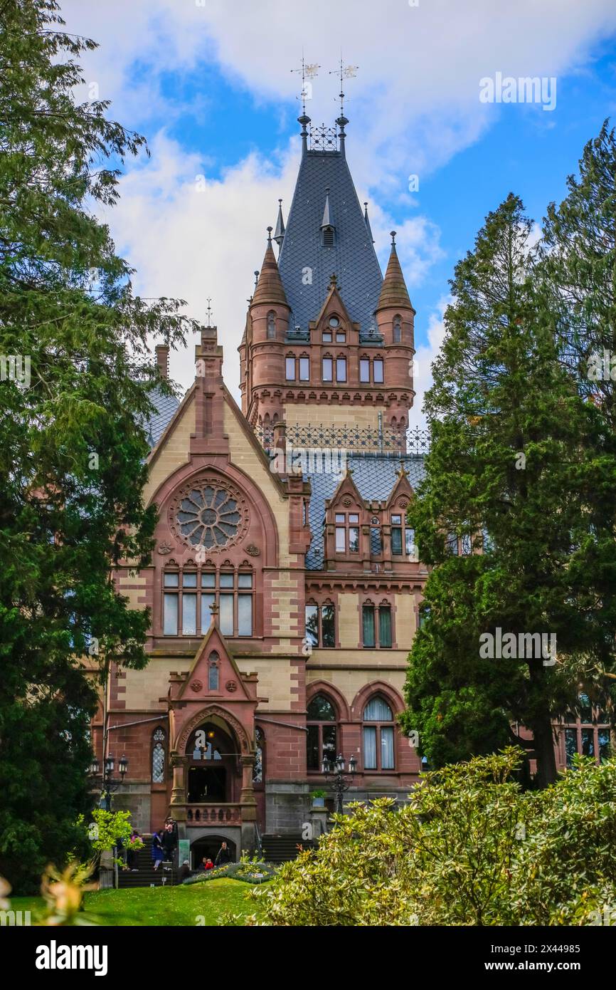 Drachenburg Castle, Drachenfels, mountain in the Siebengebirge ...