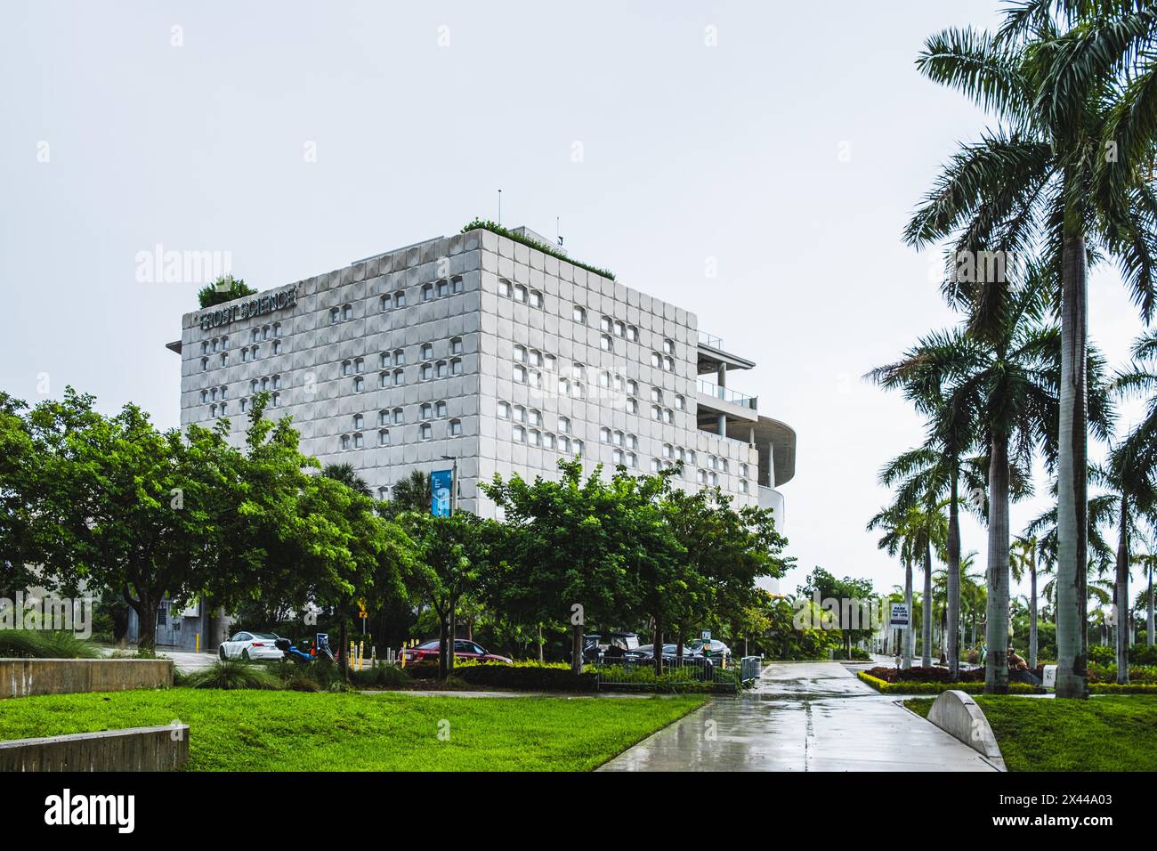 Phillip and Patricia Frost Museum of Science, Biscayne Boulevard, Miami ...
