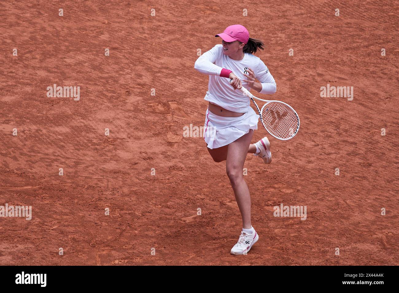 Iga swiatek pol v beatriz haddad maia bra hi-res stock photography and ...