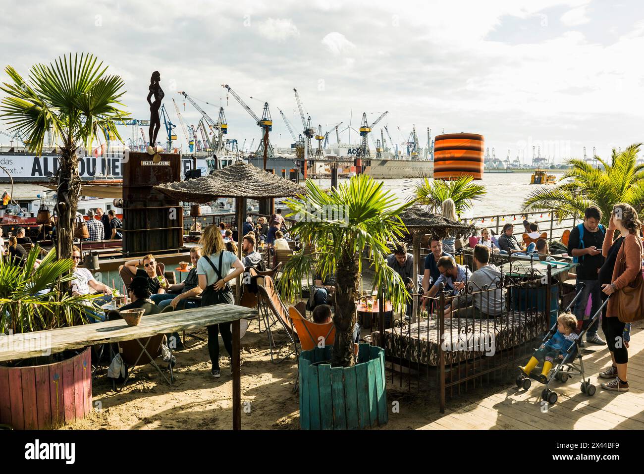 Beach Club Strand Pauli, at the jetties in Oat harbour, Hamburg ...