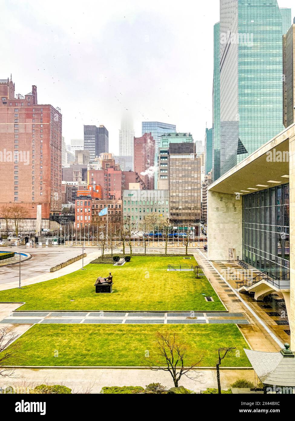 United Nations Plaza at the UN headquarters in New York Stock Photo - Alamy