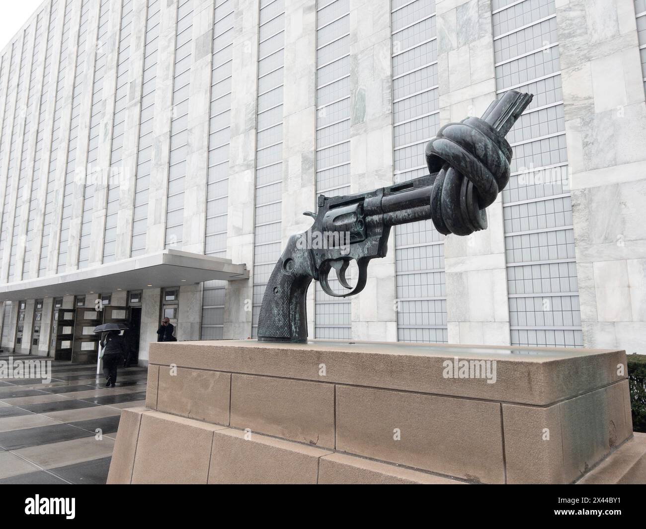 Gun sculpture Non Violence in front of the UN headquarters in New York ...
