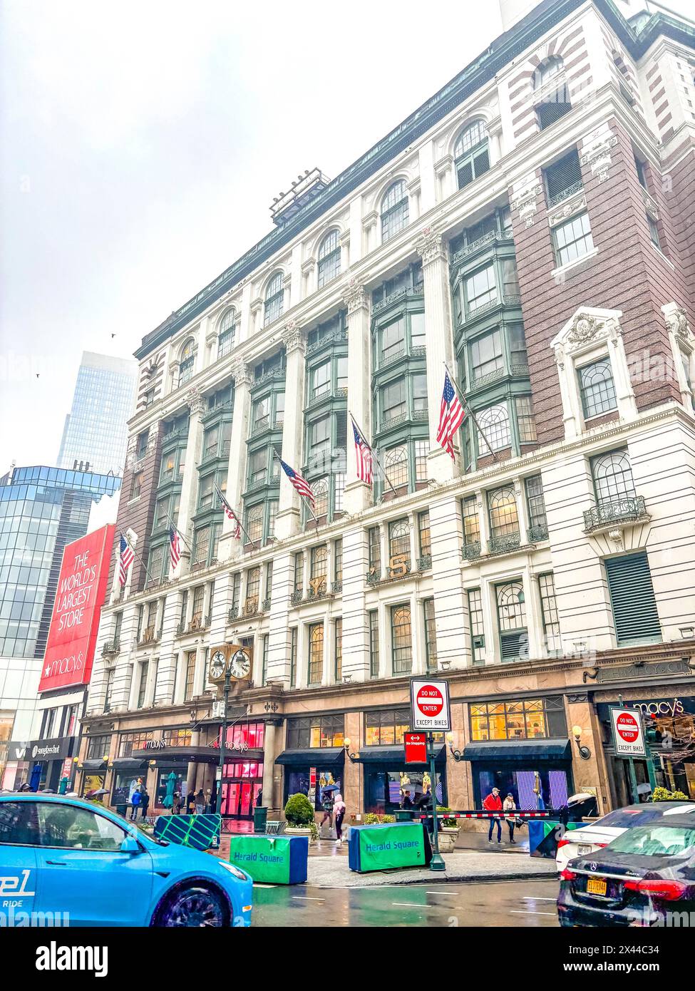 Facade of the Macy's department stores', Herald Square, Manhattan, New ...